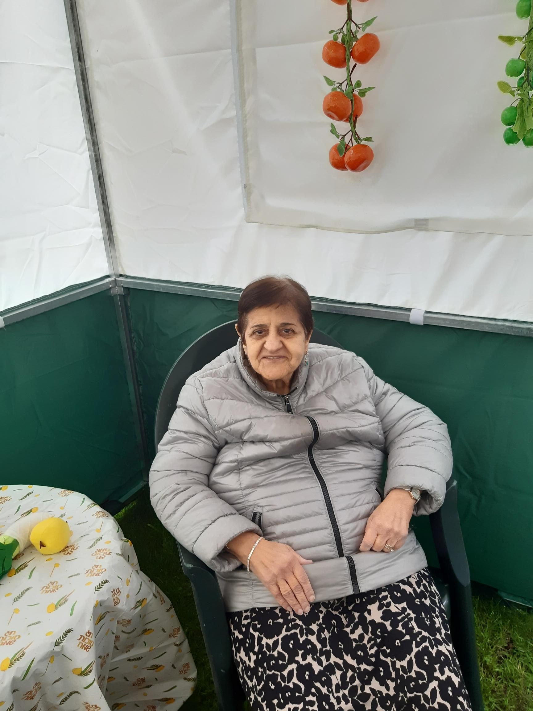 Enjoying the Succah - jLiving