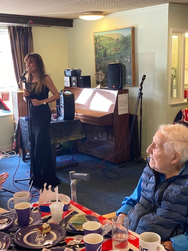 Coronation Fun in Golders Green - jLiving